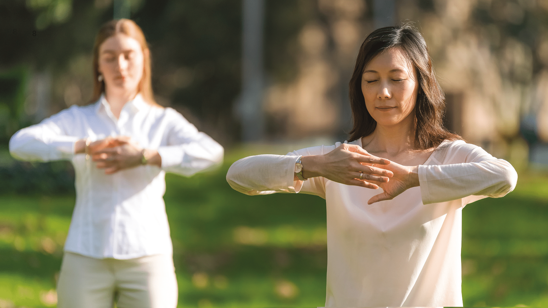 Falun Gong Exercises | Easy, Centering Exercises Anyone Can Do